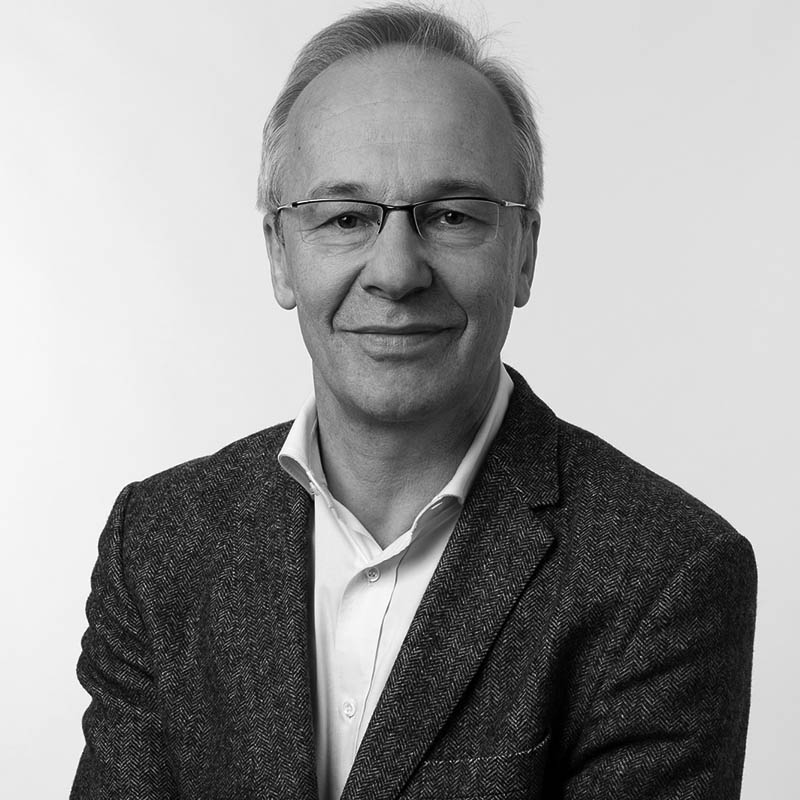 Supportive Risk Awareness and Communication to Reduce the impact of ...