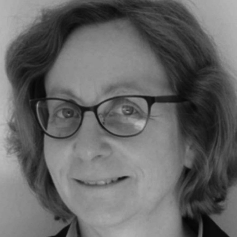 Supportive Risk Awareness and Communication to Reduce the impact of ...